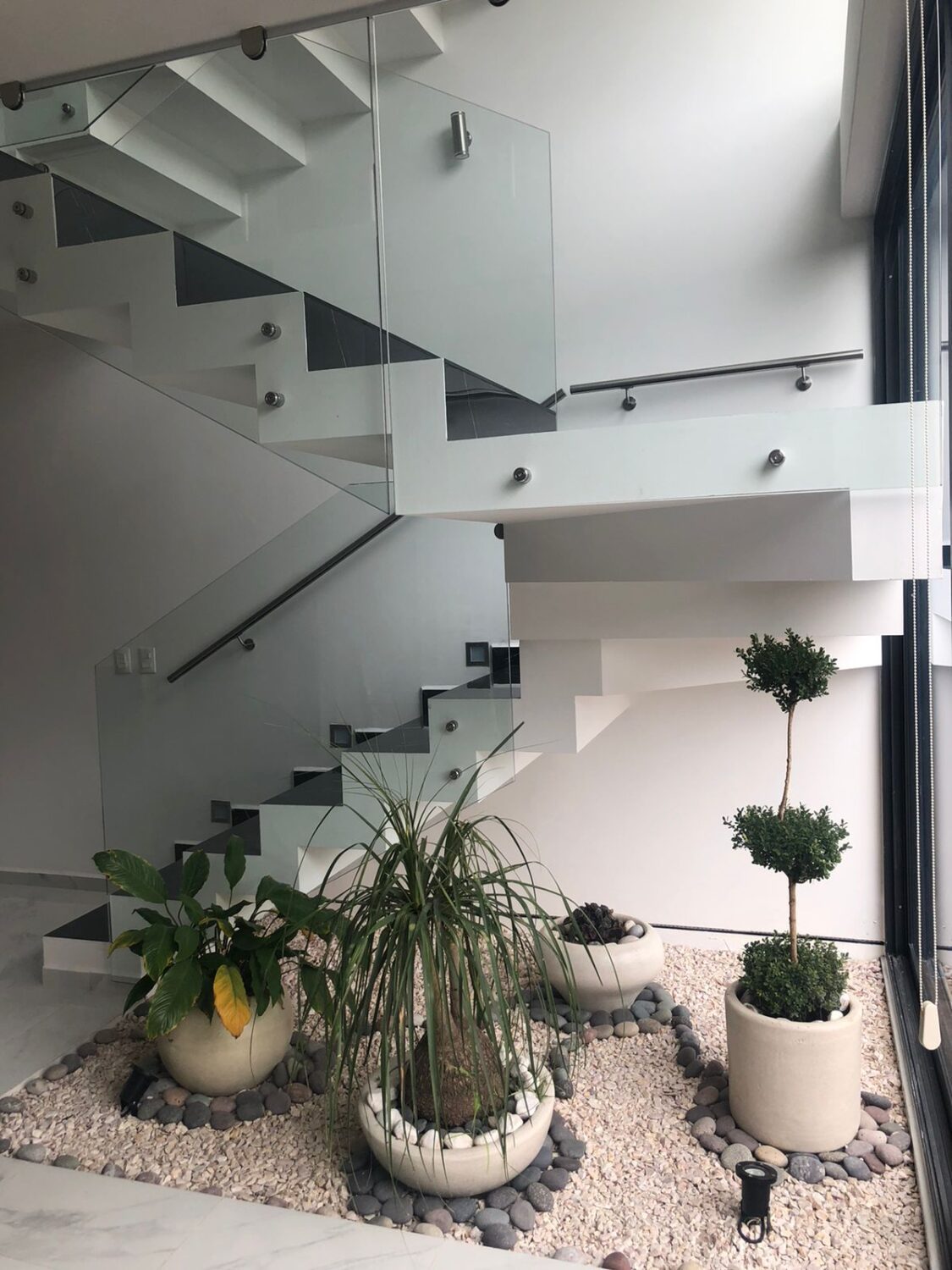 3ef427f8-7f5e-4ed1-8c91-b1986f99814b – BISEF